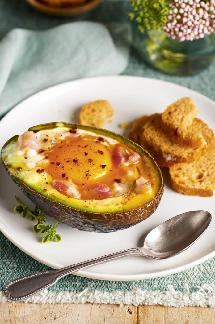 Palta rellena de huevo bacon - Mundo ClubHouse