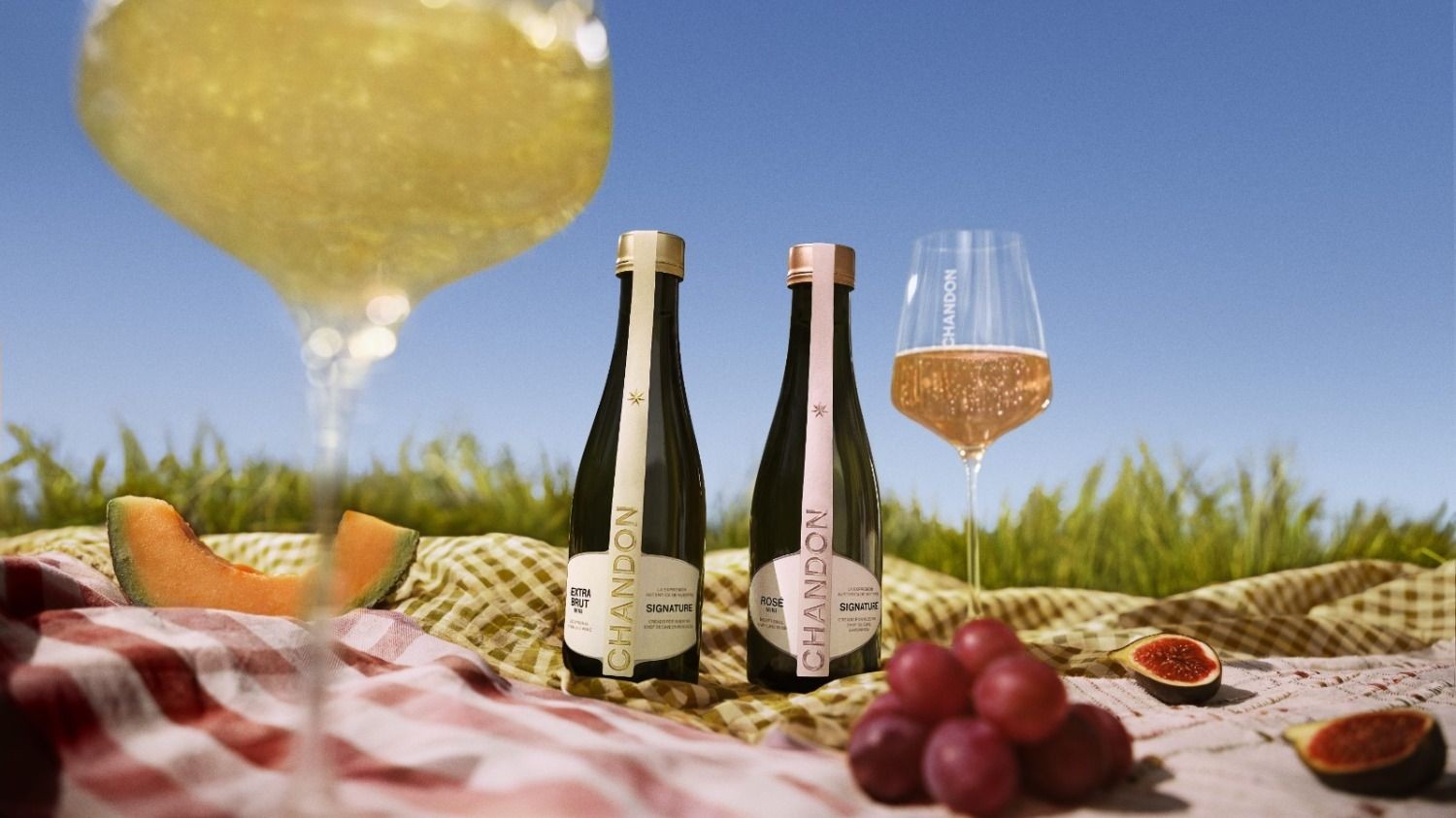 Chandon Mini, la nueva botella del espumante, que se lanza desde ...